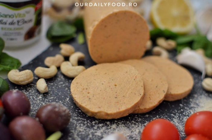 Baton vegetal sau parizer vegan din caju - OurDailyFood