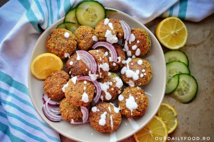 Falafel - chiftele vegane de naut - OurDailyFood